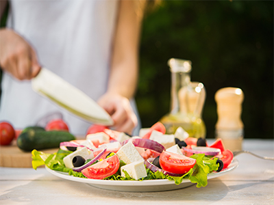 BL_Kitchen_Chef_Prepping_Meal | Axiom Marketing